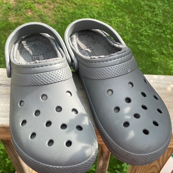 CROCS | Shoes | Crocs Unisex Gray Faux Fur Lined Sandals Mens Size 1 ...